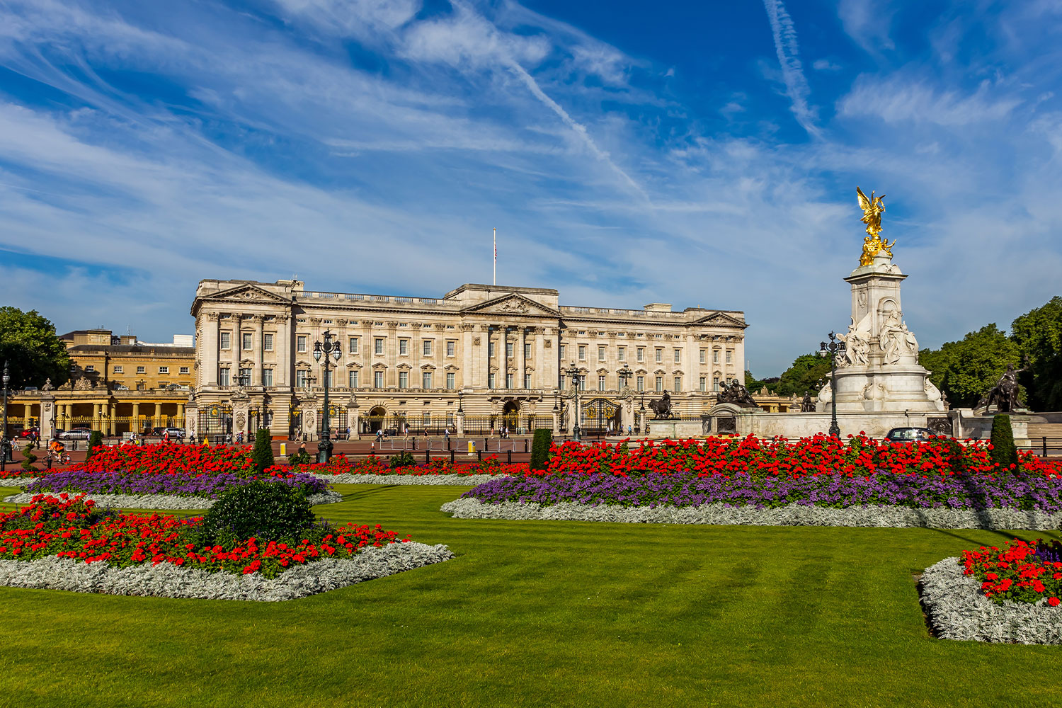 Pałac Buckingham – Londyński symbol królewskiej władzy