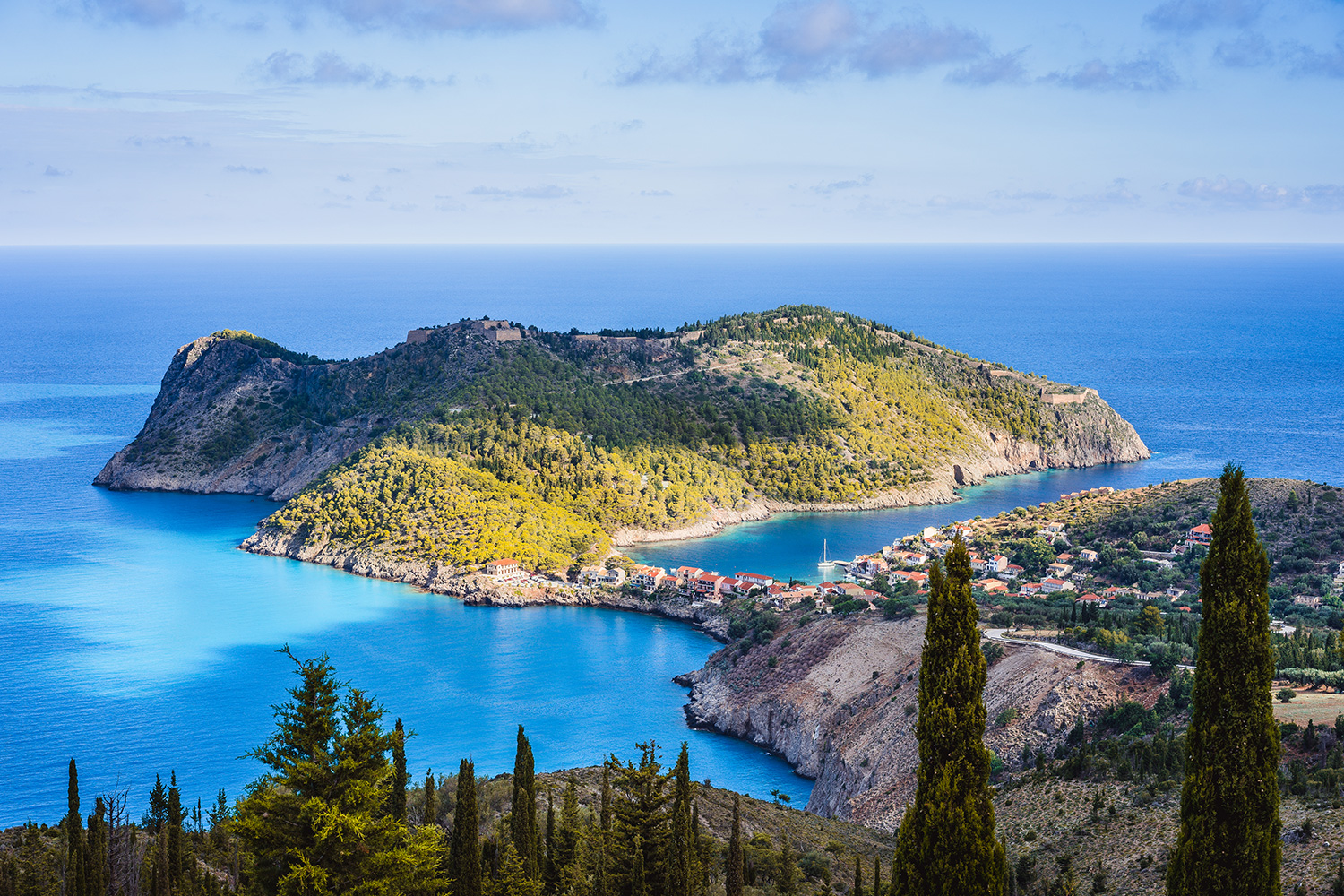 TOP 13 Najpiękniejsze wyspy greckie - Rodos, Kreta, Sa...